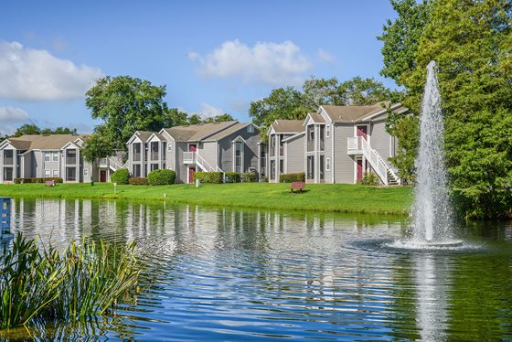 Photos and Video of Colonial Pointe Apartments in Orlando, FL