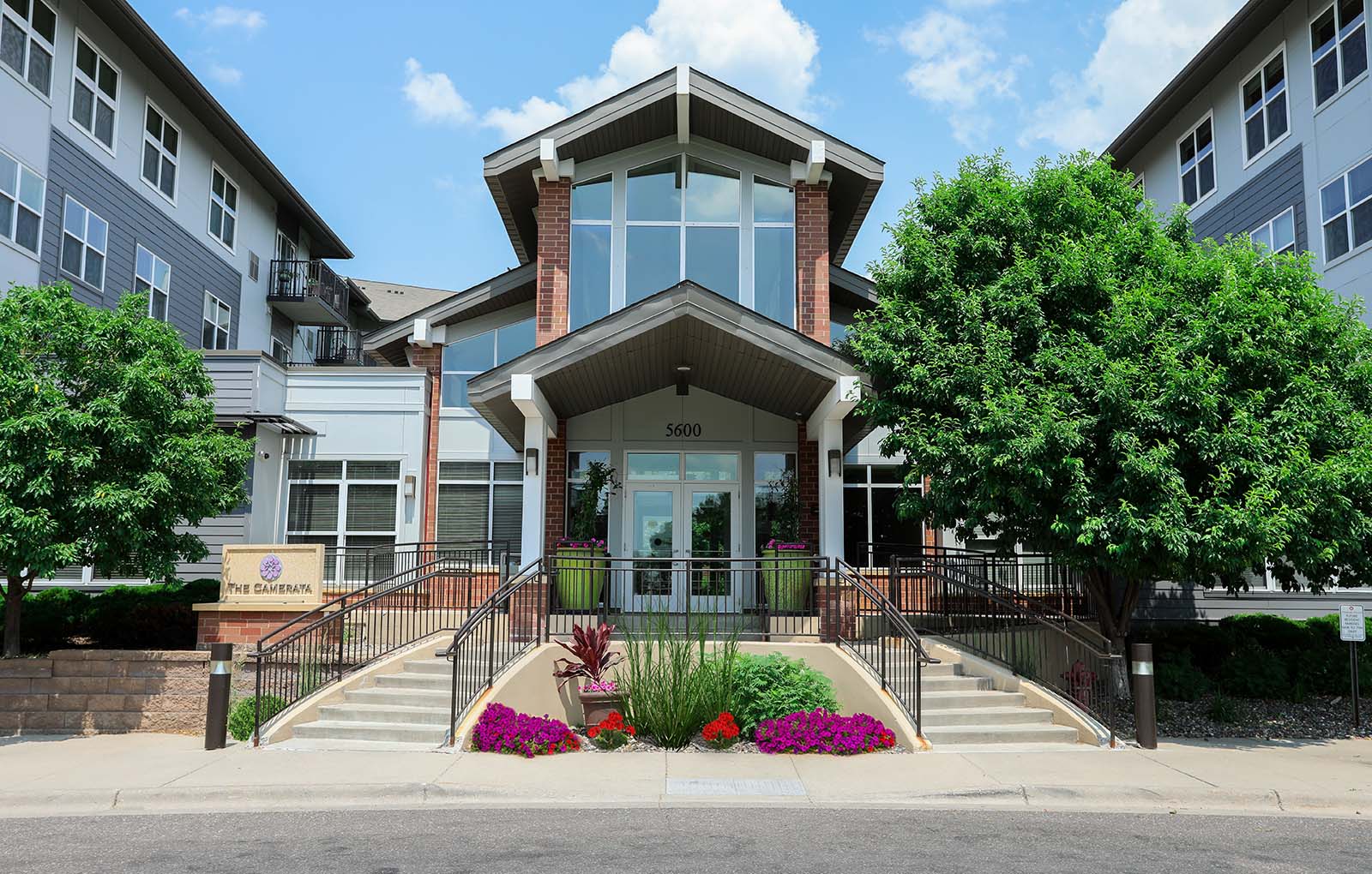 Hoigaard Village | Apartments in St. Louis Park, MN