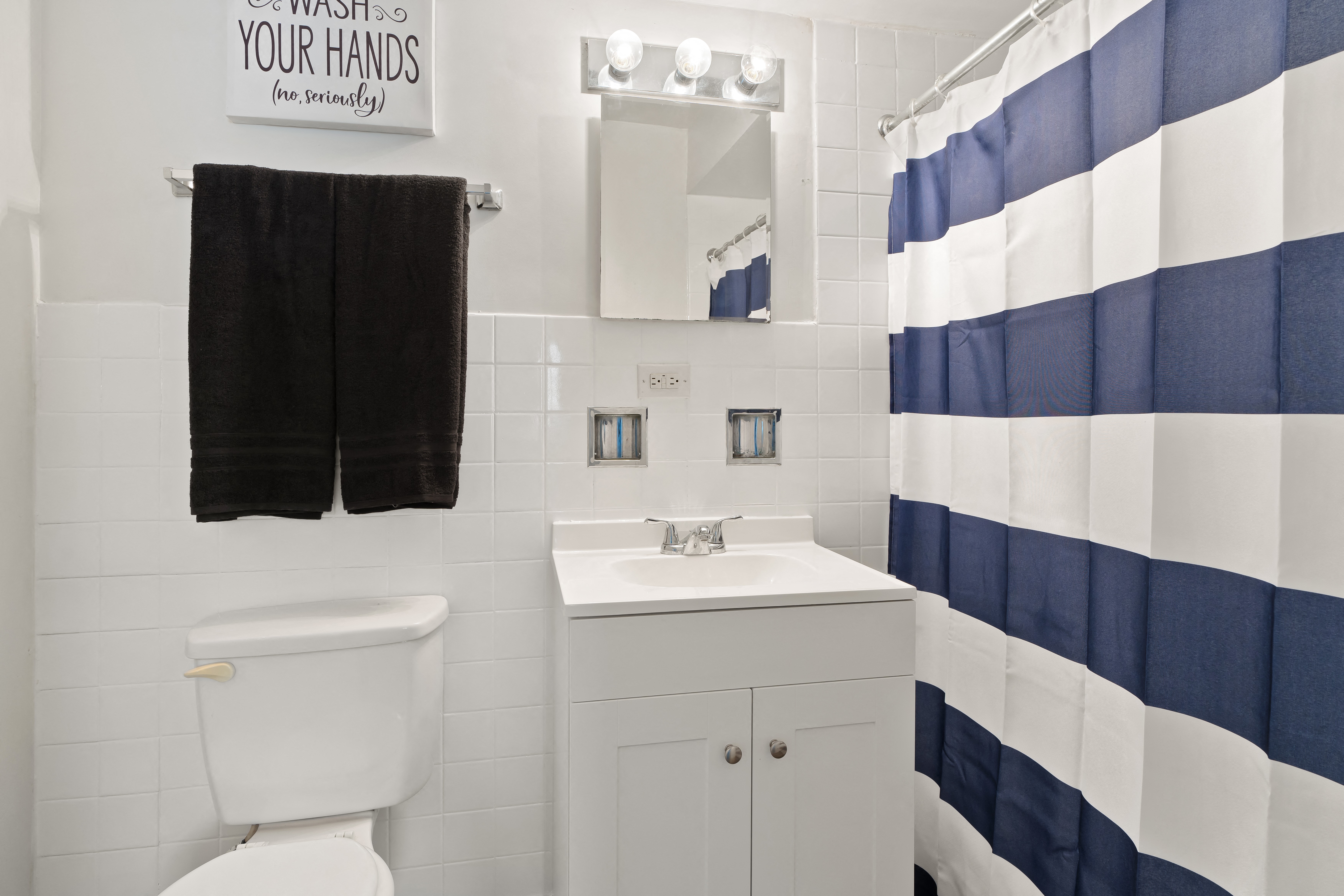 Photos and Video of Blue Station Apartments in Blue Island, IL