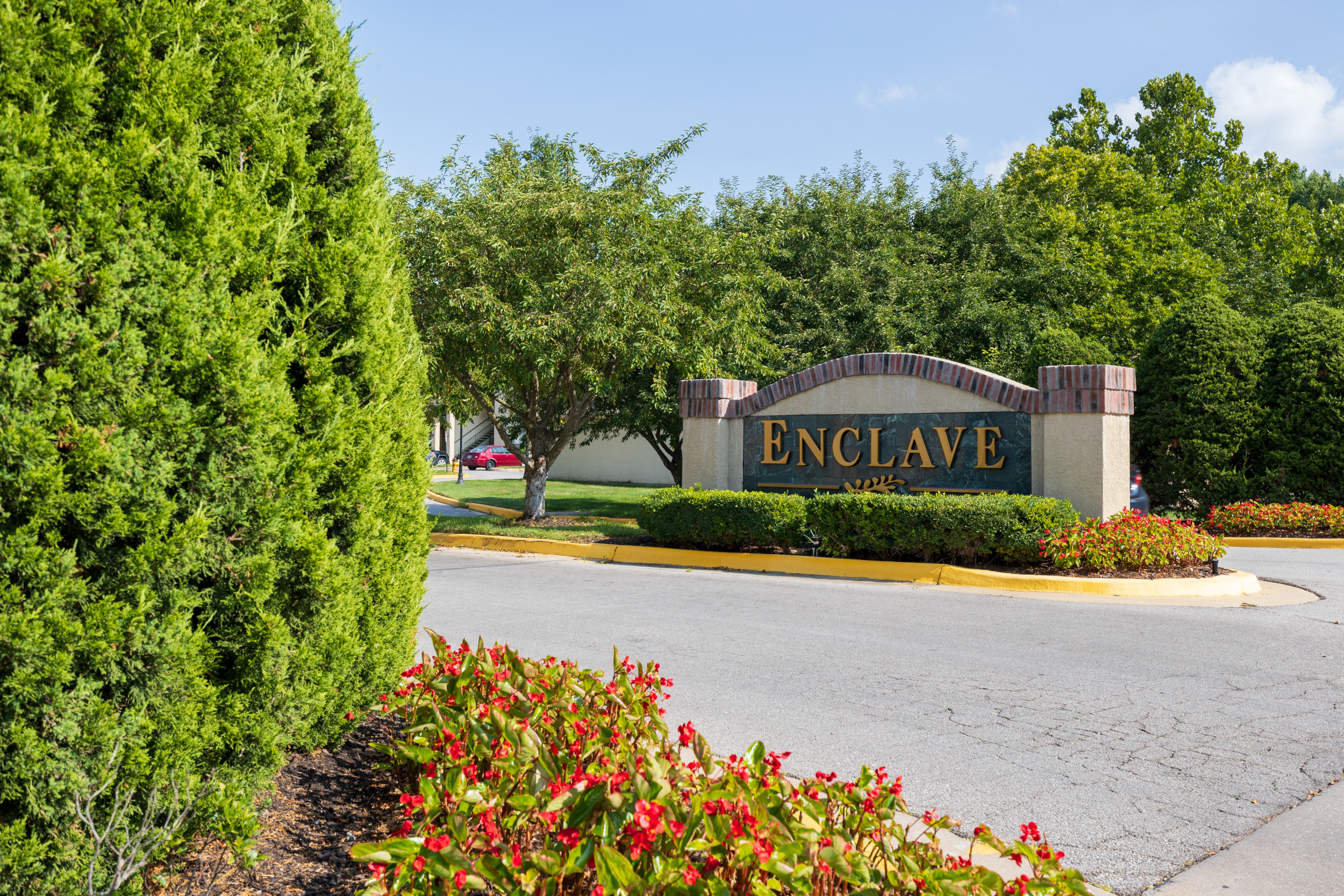 Enclave At Town Center | Apartments in Overland Park, KS