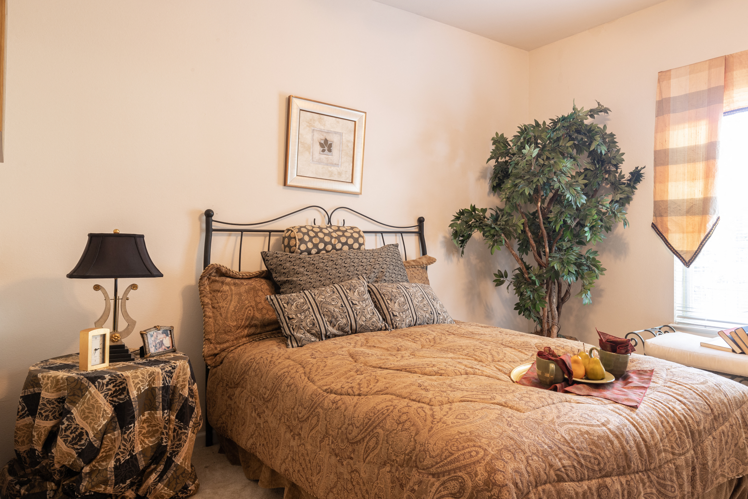Enclave At Town Center | Apartments in Overland Park, KS