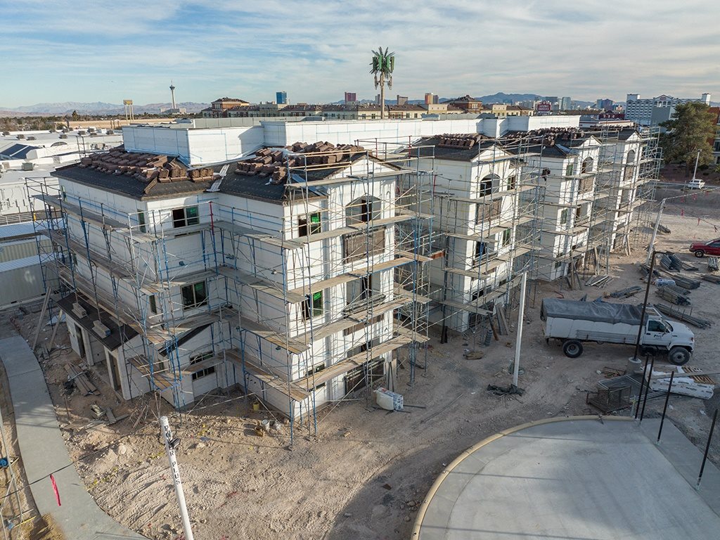 Photos and Video of Decatur Commons Family in Las Vegas, NV