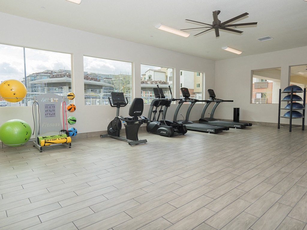 Photos and Video of Decatur Commons Family in Las Vegas, NV