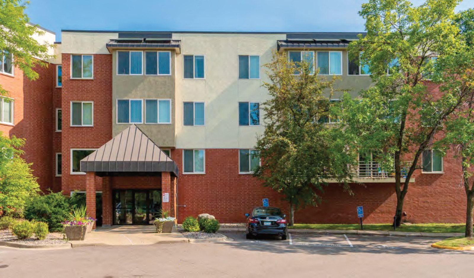 Quail Ridge Apartments | Apartments in Eden Prairie, MN