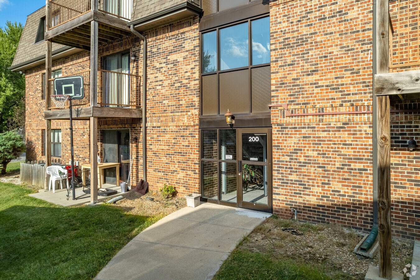 Robin Hills | Apartments in Lee's Summit, MO
