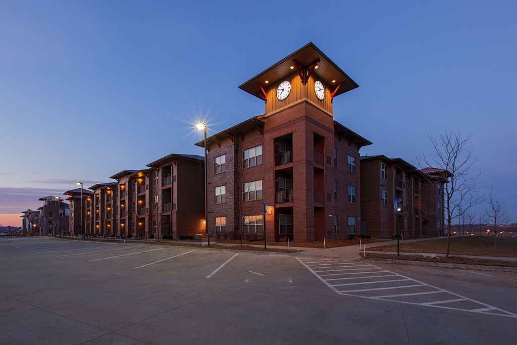 Shadow Lake Square | Apartments in Papillion, NE