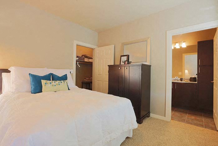 Photos and Video of Shadow Lake Square in Papillion, NE