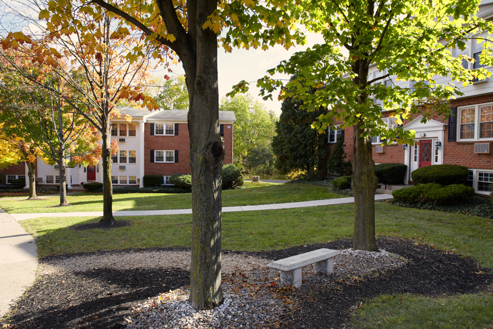 Apartments Near Syracuse University | Kings Gate West