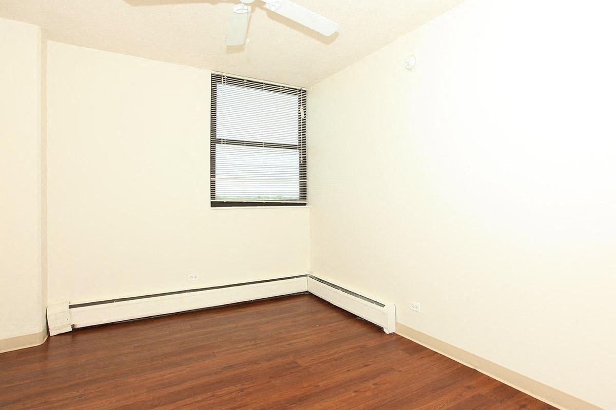 Oakley Square Apartments in Chicago, IL | Floor Plans