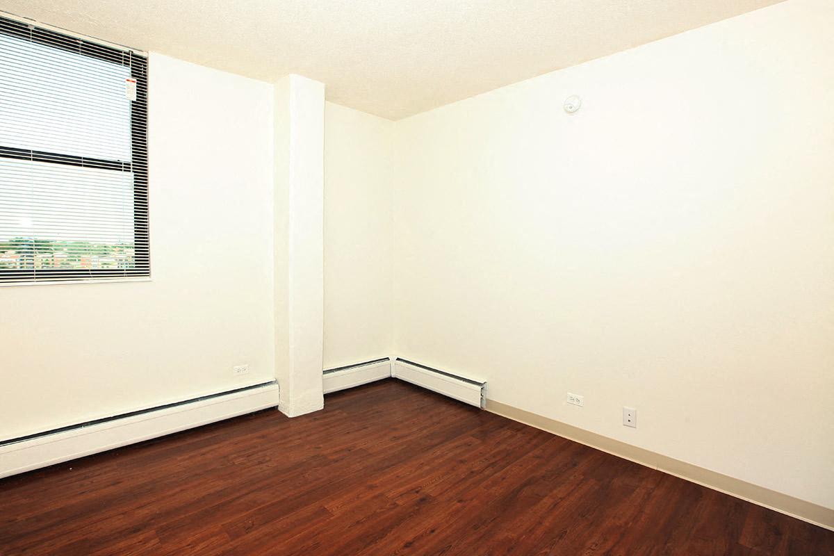 Oakley Square Apartments in Chicago, IL | Floor Plans