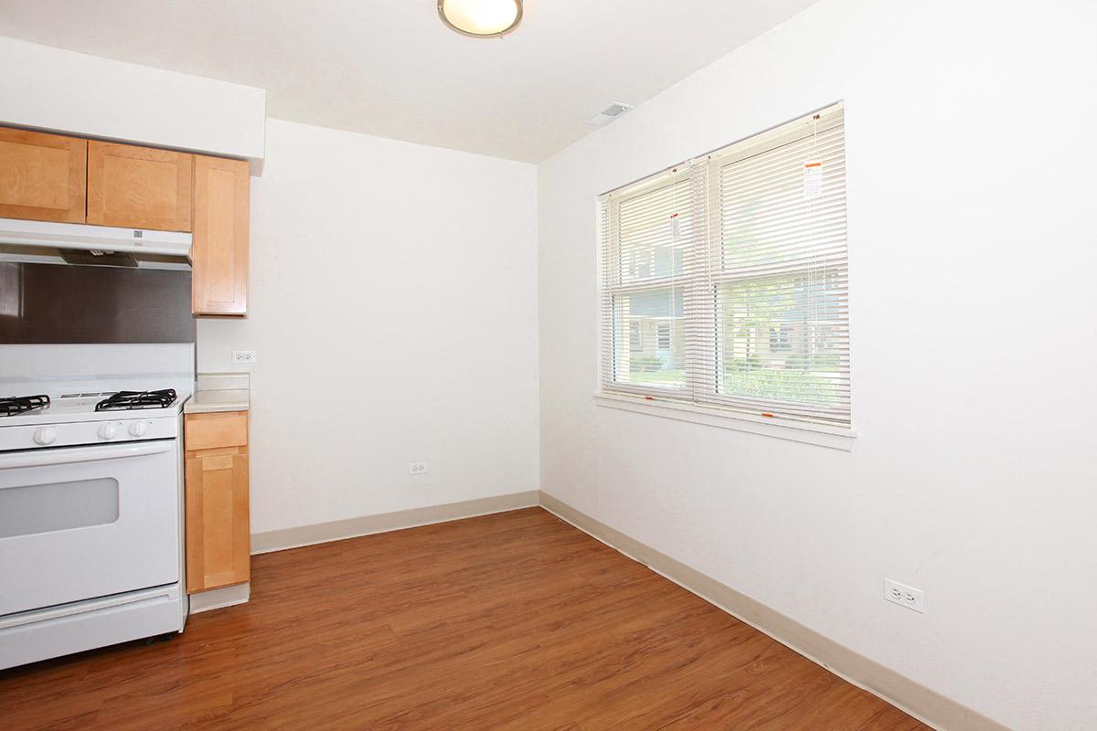 Oakley Square Apartments in Chicago, IL | Floor Plans