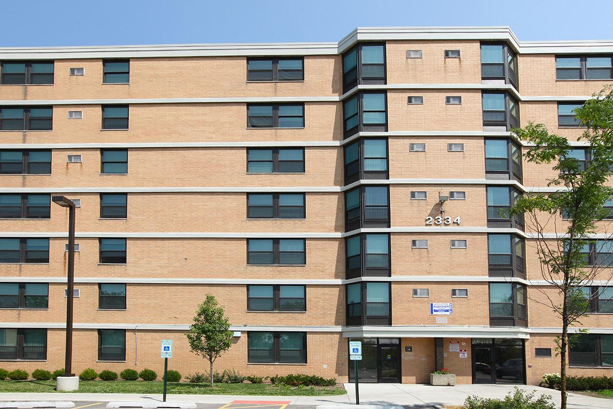 Oakley Square Apartments in Chicago, IL | Photo Gallery