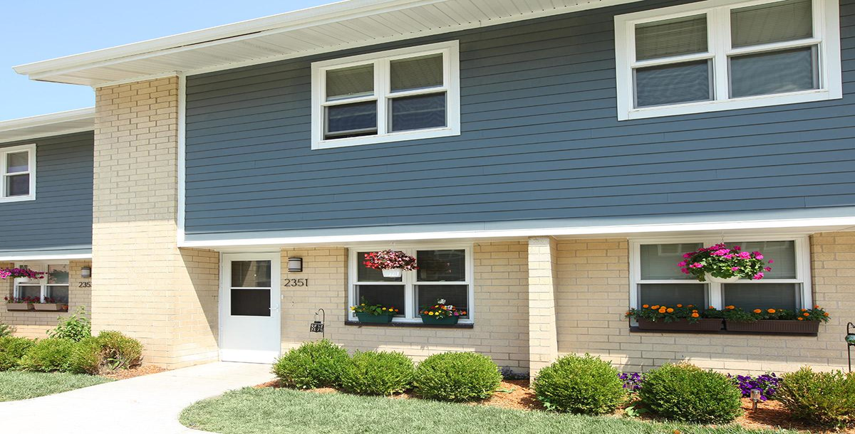 Apartments in Chicago, IL | Oakley Square Apartments