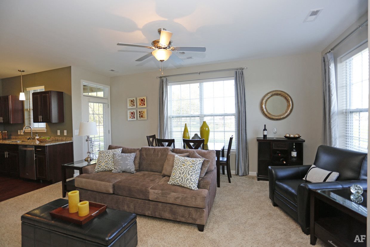 Merrillville, IN Apartments | Prairie Point Photos