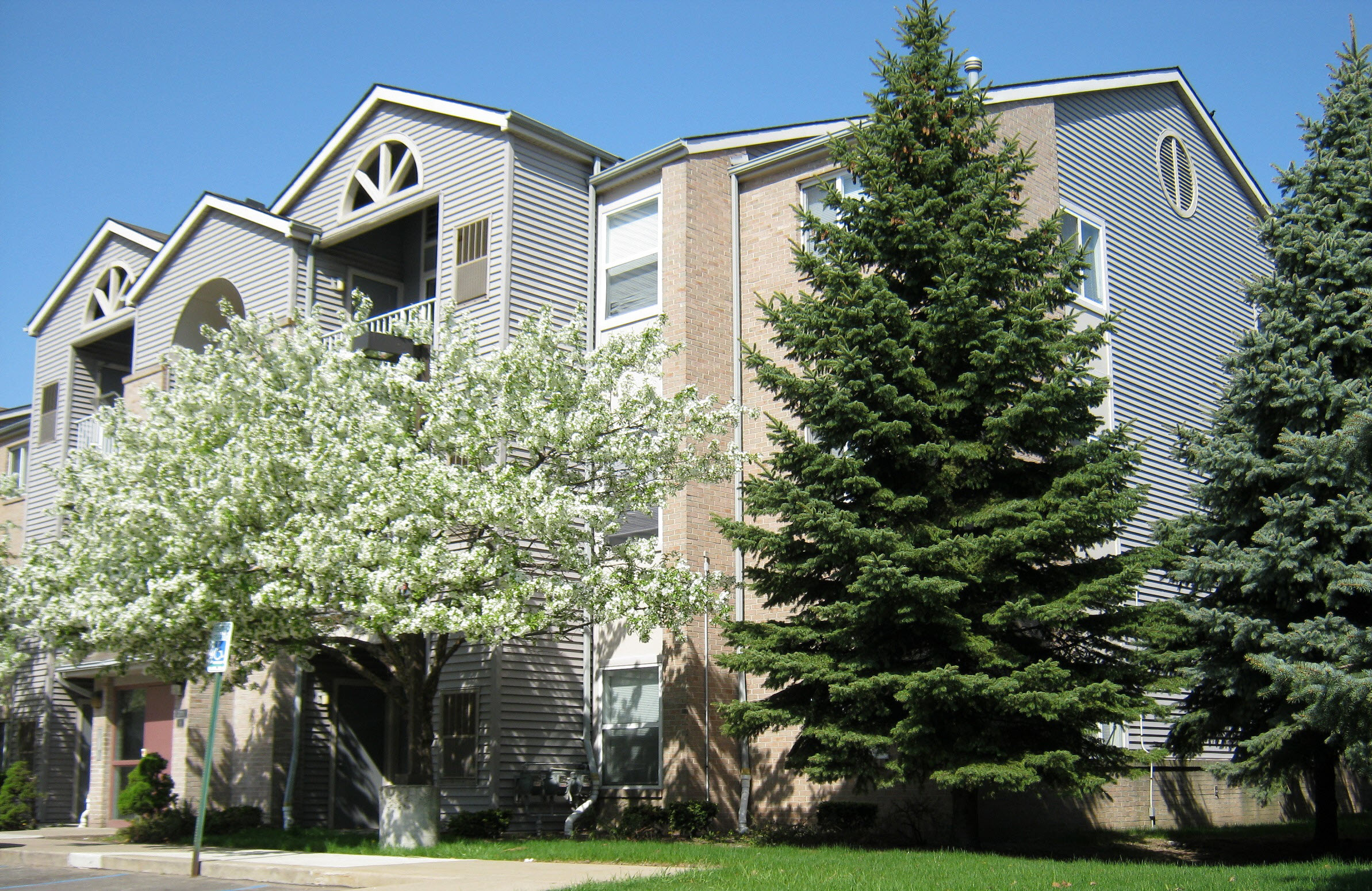 Chene Park Commons | Apartments in Detroit, MI