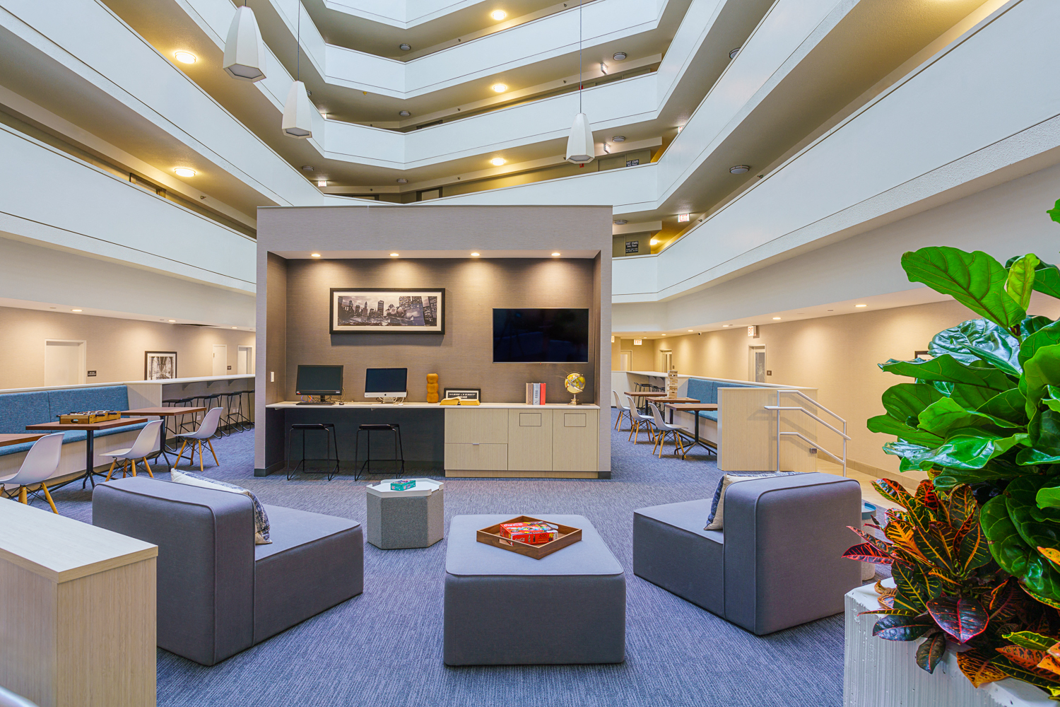 Atrium Village | Apartments in Chicago, IL
