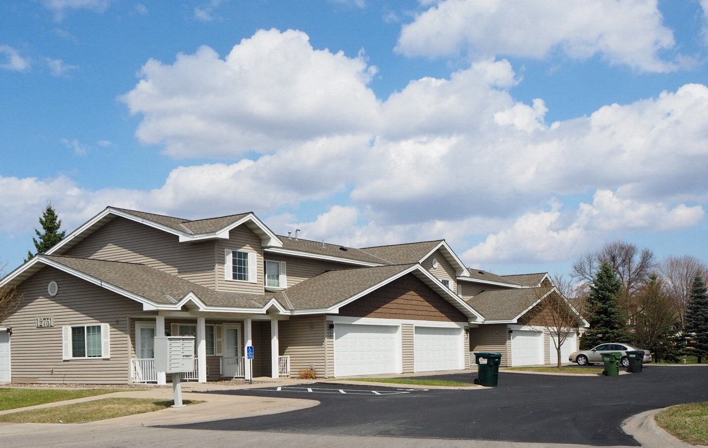 North Pointe Townhomes | Apartments in Blaine, MN