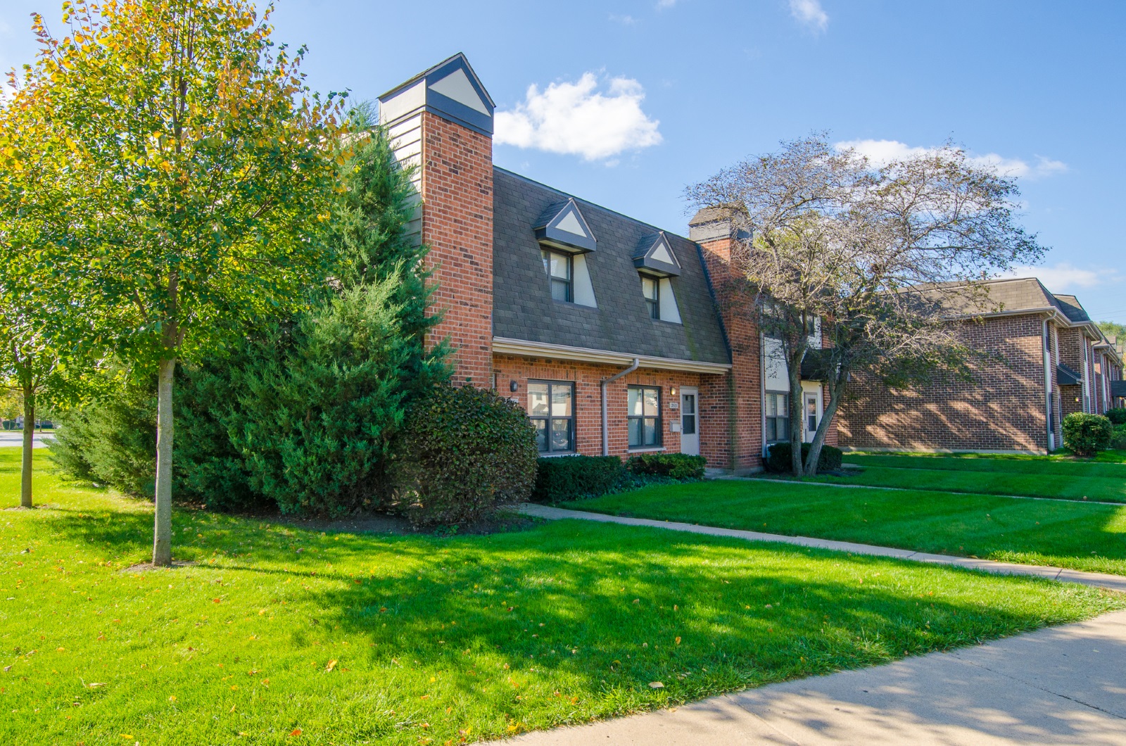 Photos and Video of Riverside Village in Chicago, IL