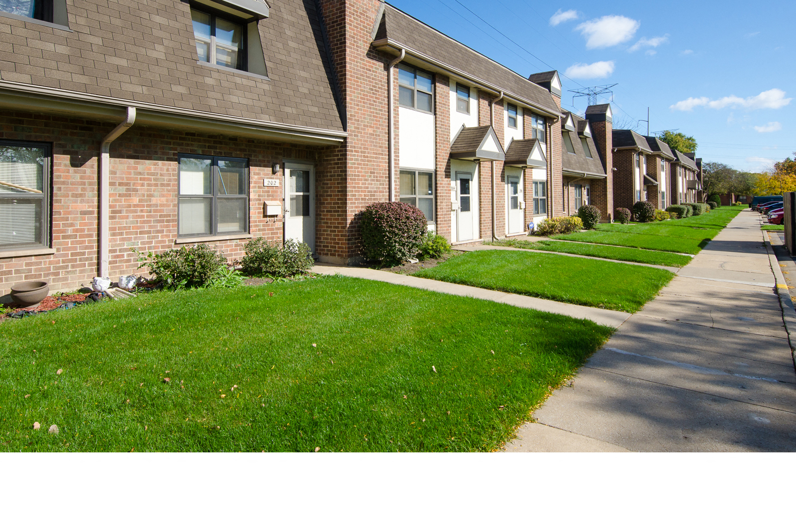 Riverside Village | Apartments in Chicago, IL