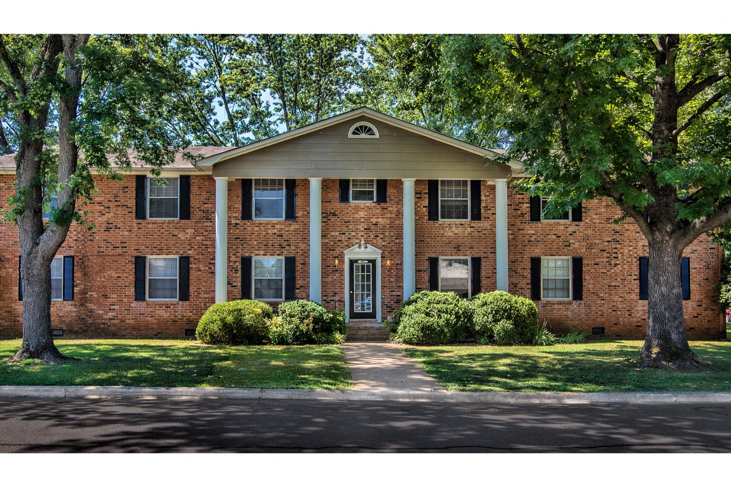 Waterford Square Apartment Homes | Apartments in Huntsville, AL